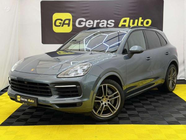 Blue Porsche Cayenne 2017 in Vilnius, with an engine capacity of 2.89 L and mileage of 111 thousand km for 51950 €, photo 1 on AUTOMOTO.COM.LV