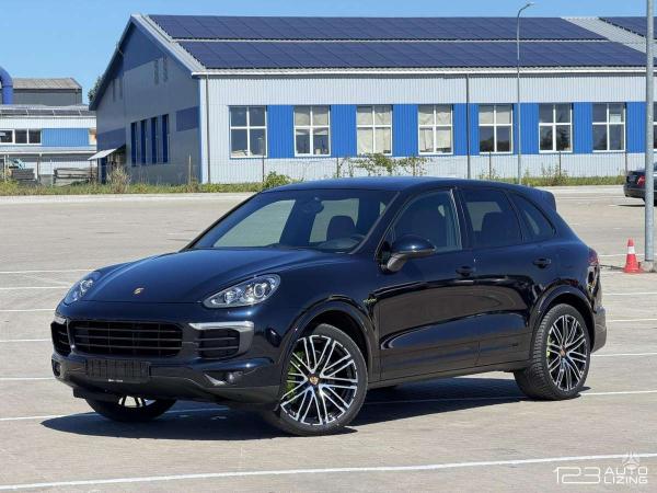 Zils Porsche Cayenne 2017 Tauragė, ar dzinēja tilpumu 3.00 L un nobraukumu 124 tūkst. km par 25500 €, foto 1 vietnē AUTOMOTO.COM.LV