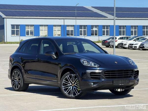 Zils Porsche Cayenne 2017 Tauragė, ar dzinēja tilpumu 3.00 L un nobraukumu 124 tūkst. km par 25500 €, foto 5 vietnē AUTOMOTO.COM.LV