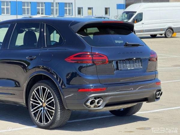 Zils Porsche Cayenne 2017 Tauragė, ar dzinēja tilpumu 3.00 L un nobraukumu 124 tūkst. km par 25500 €, foto 8 vietnē AUTOMOTO.COM.LV