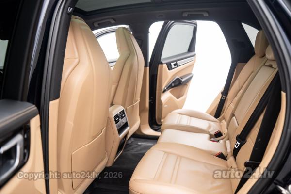 Zils Porsche Cayenne 2018 Tallina, ar dzinēja tilpumu 2.90 L un nobraukumu 200 tūkst. km par 34999 €, foto 8 vietnē AUTOMOTO.COM.LV