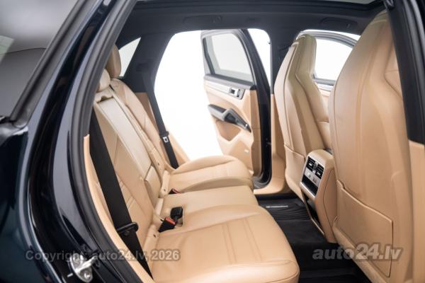 Zils Porsche Cayenne 2018 Tallina, ar dzinēja tilpumu 2.90 L un nobraukumu 200 tūkst. km par 34999 €, foto 9 vietnē AUTOMOTO.COM.LV