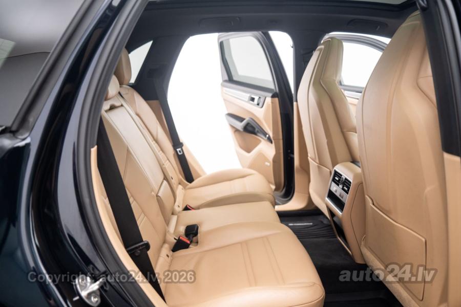 Zils Porsche Cayenne 2018 Tallina, ar dzinēja tilpumu 2.90 L un nobraukumu 200 tūkst. km par 34999 €, foto 10 vietnē AUTOMOTO.COM.LV