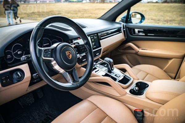 Blue Porsche Cayenne 2018 in Riga, with an engine capacity of 3.00 L and mileage of 0 thousand km for 39990 €, photo 8 on AUTOMOTO.COM.LV
