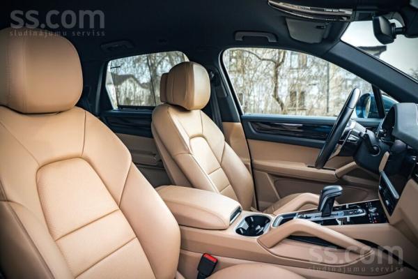 Blue Porsche Cayenne 2018 in Riga, with an engine capacity of 3.00 L and mileage of 0 thousand km for 39990 €, photo 9 on AUTOMOTO.COM.LV