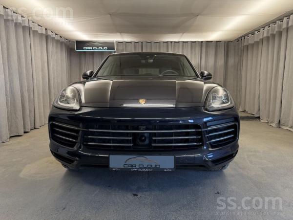 Blue Porsche Cayenne 2018 in Riga, with an engine capacity of 2.90 L and mileage of 99 thousand km for 49990 €, photo 2 on AUTOMOTO.COM.LV