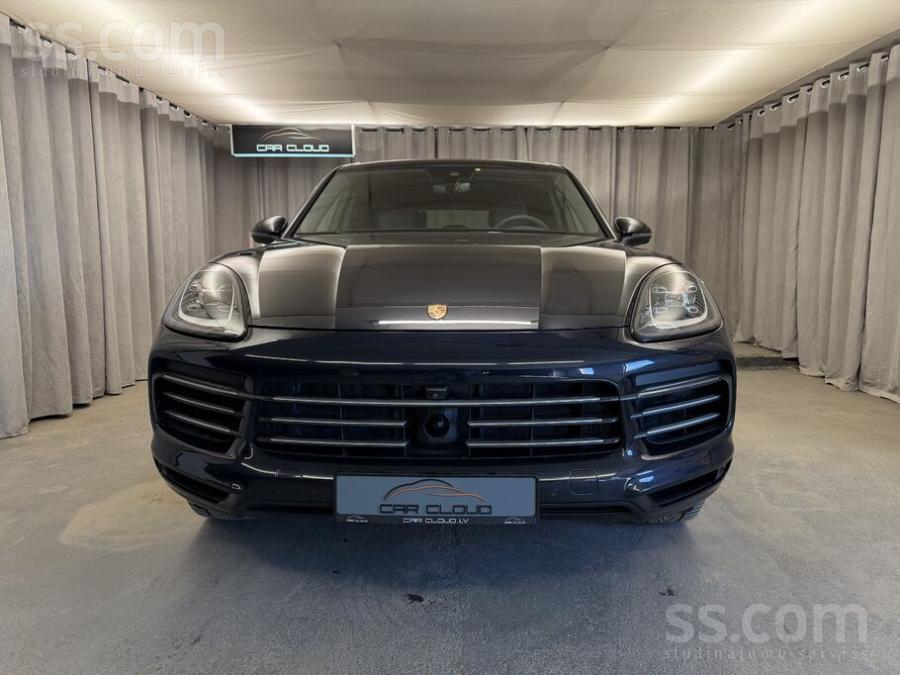 Blue Porsche Cayenne 2018 in Riga, with an engine capacity of 2.90 L and mileage of 99 thousand km for 49990 €, photo 3 on AUTOMOTO.COM.LV
