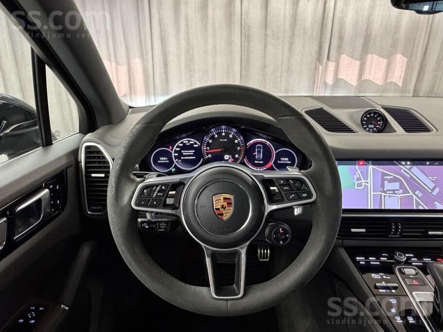 Blue Porsche Cayenne 2018 in Riga, with an engine capacity of 2.90 L and mileage of 99 thousand km for 49990 €, photo 9 on AUTOMOTO.COM.LV