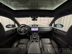 Blue Porsche Cayenne 2018 in Riga, with an engine capacity of 2.90 L and mileage of 99 thousand km for 49990 €, photo 10 on AUTOMOTO.COM.LV