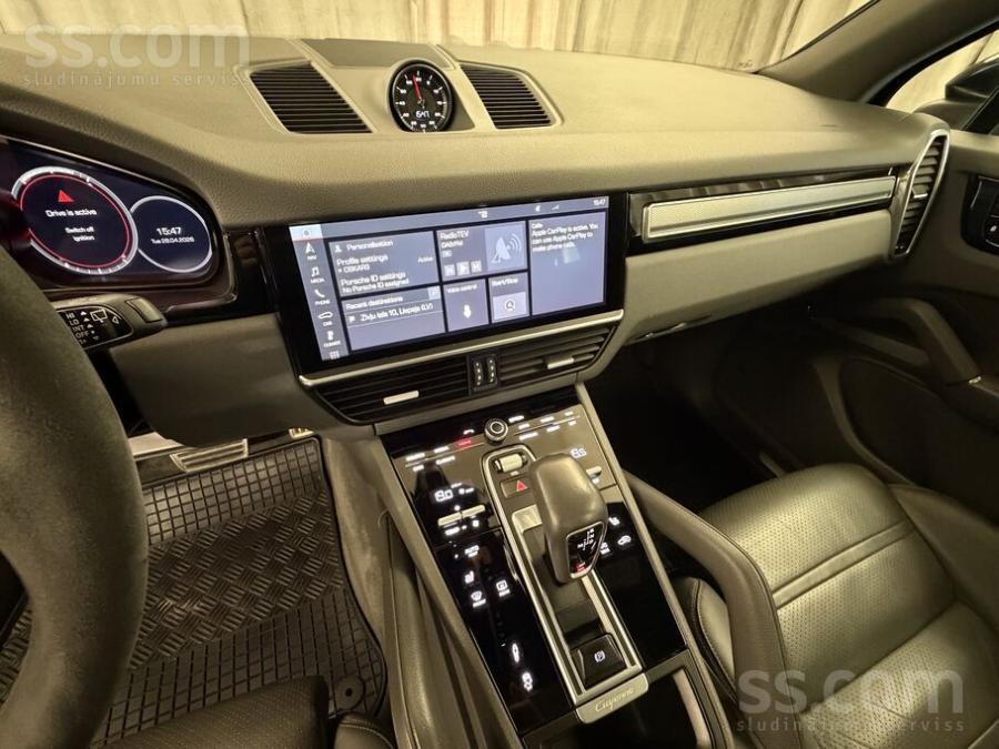 Blue Porsche Cayenne 2018 in Riga, with an engine capacity of 2.90 L and mileage of 99 thousand km for 49990 €, photo 12 on AUTOMOTO.COM.LV