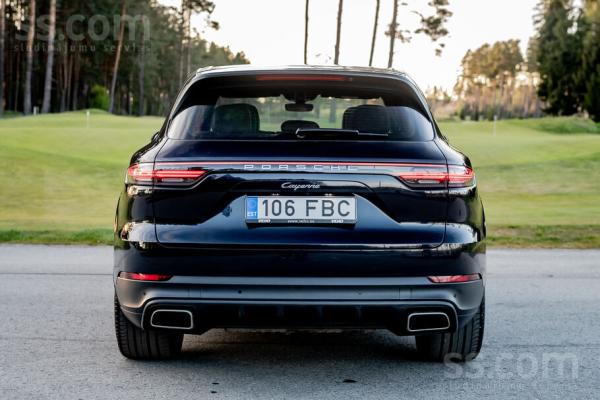 Blue Porsche Cayenne 2018 in Tallinn, with an engine capacity of 3.00 L and mileage of 220 thousand km for 33900 €, photo 5 on AUTOMOTO.COM.LV