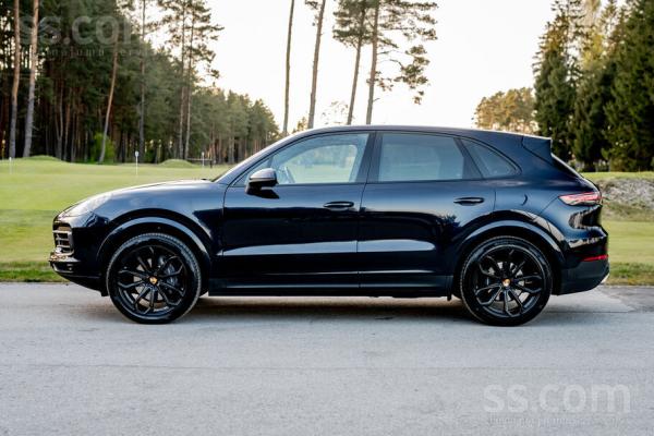 Blue Porsche Cayenne 2018 in Tallinn, with an engine capacity of 3.00 L and mileage of 220 thousand km for 33900 €, photo 10 on AUTOMOTO.COM.LV