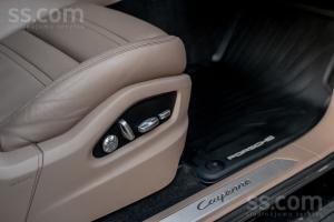 Синий Порше Каен 2018 в Таллин, объемом двигателя 3.00 л и пробегом 220 тыс. км за 33900 €, фото 15 на AUTOMOTO.COM.LV