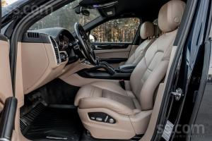 Синий Порше Каен 2018 в Таллин, объемом двигателя 3.00 л и пробегом 220 тыс. км за 33900 €, фото 27 на AUTOMOTO.COM.LV