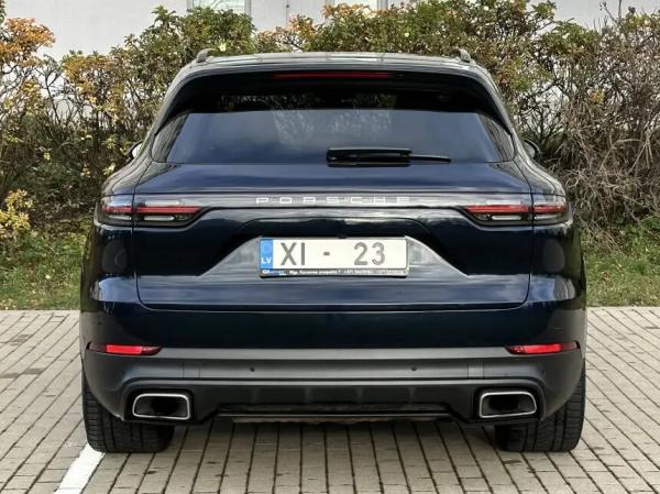 Blue Porsche Cayenne 2018 in Riga, with an engine capacity of 3.00 L and mileage of 170 thousand km for 52900 €, photo 5 on AUTOMOTO.COM.LV