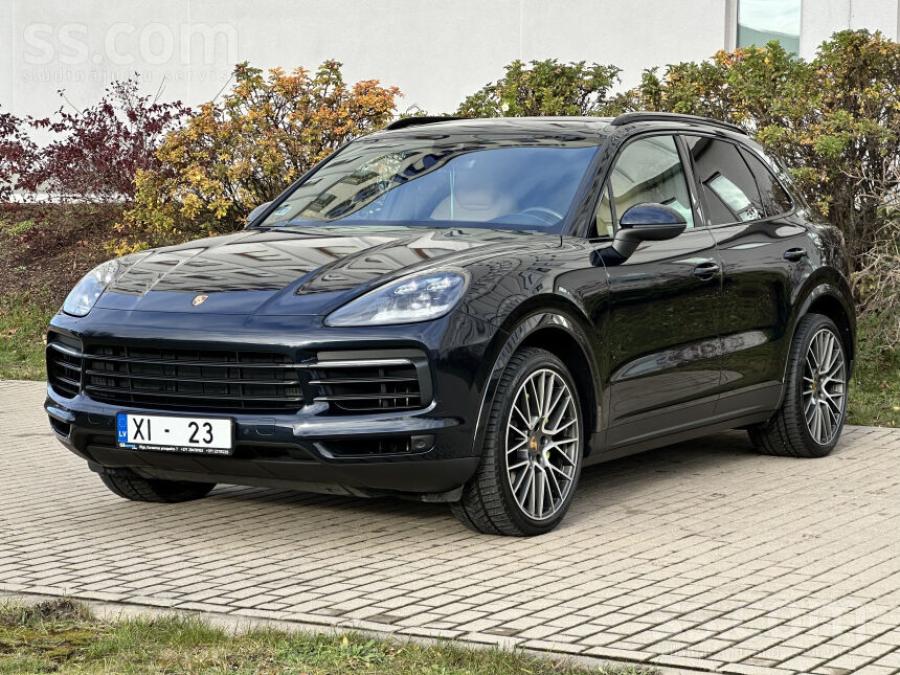 Blue Porsche Cayenne 2018 in Riga, with an engine capacity of 3.00 L and mileage of 170 thousand km for 52900 €, photo 1 on AUTOMOTO.COM.LV