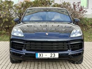 Blue Porsche Cayenne 2018 in Riga, with an engine capacity of 3.00 L and mileage of 170 thousand km for 52900 €, photo 3 on AUTOMOTO.COM.LV