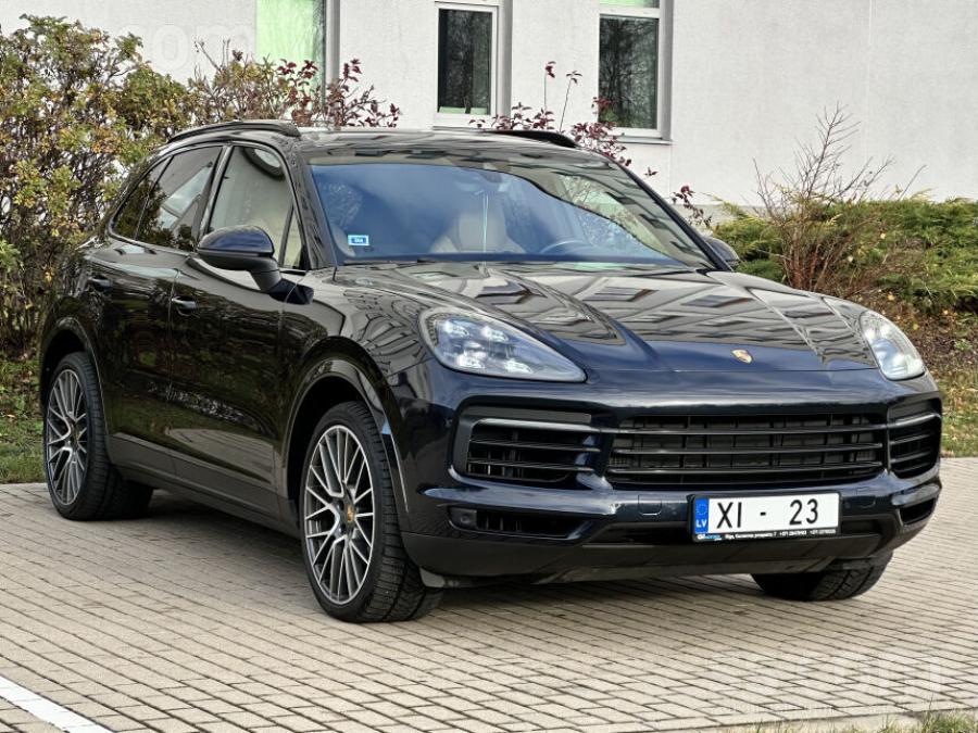 Blue Porsche Cayenne 2018 in Riga, with an engine capacity of 3.00 L and mileage of 170 thousand km for 52900 €, photo 4 on AUTOMOTO.COM.LV