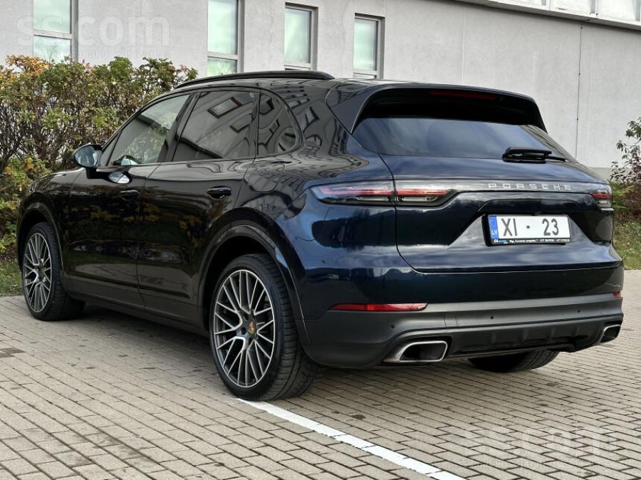 Blue Porsche Cayenne 2018 in Riga, with an engine capacity of 3.00 L and mileage of 170 thousand km for 52900 €, photo 9 on AUTOMOTO.COM.LV