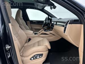 Blue Porsche Cayenne 2018 in Riga, with an engine capacity of 3.00 L and mileage of 170 thousand km for 52900 €, photo 19 on AUTOMOTO.COM.LV
