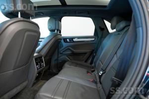 Синий Порше Каен 2018 в Рига, объемом двигателя 2.90 л и пробегом 112 тыс. км за 39990 €, фото 8 на AUTOMOTO.COM.LV