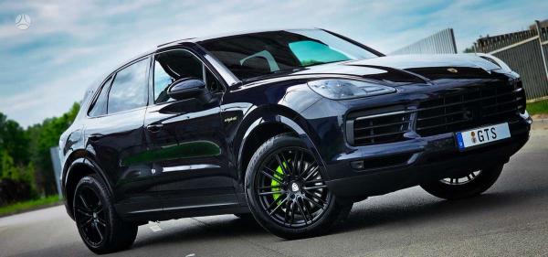 Blue Porsche Cayenne 2019 in Marijampole, with an engine capacity of 3.00 L and mileage of 200 thousand km for 36777 €, photo 7 on AUTOMOTO.COM.LV