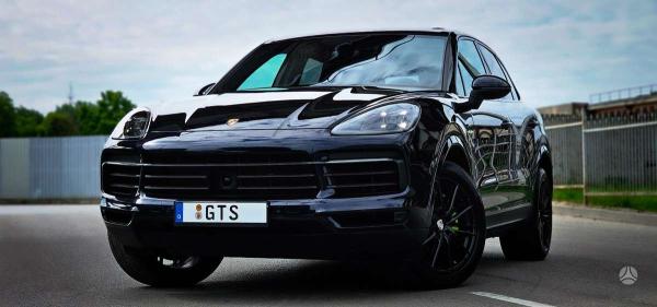 Blue Porsche Cayenne 2019 in Marijampole, with an engine capacity of 3.00 L and mileage of 200 thousand km for 36777 €, photo 9 on AUTOMOTO.COM.LV