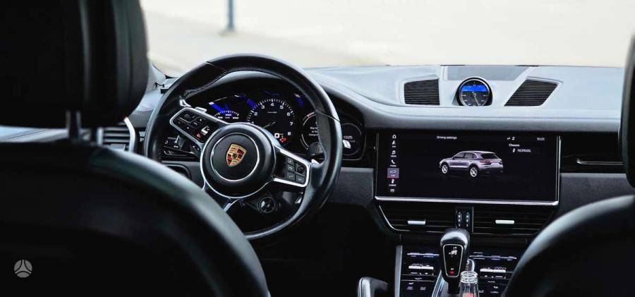 Zils Porsche Cayenne 2019 Marijampole, ar dzinēja tilpumu 3.00 L un nobraukumu 200 tūkst. km par 36777 €, foto 29 vietnē AUTOMOTO.COM.LV