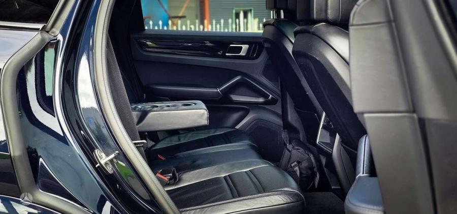 Zils Porsche Cayenne 2019 Marijampole, ar dzinēja tilpumu 3.00 L un nobraukumu 200 tūkst. km par 36777 €, foto 38 vietnē AUTOMOTO.COM.LV