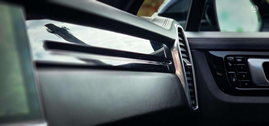 Zils Porsche Cayenne 2019 Marijampole, ar dzinēja tilpumu 3.00 L un nobraukumu 200 tūkst. km par 36777 €, foto 44 vietnē AUTOMOTO.COM.LV
