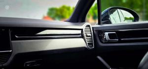 Zils Porsche Cayenne 2019 Marijampole, ar dzinēja tilpumu 3.00 L un nobraukumu 200 tūkst. km par 36777 €, foto 56 vietnē AUTOMOTO.COM.LV
