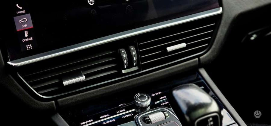 Zils Porsche Cayenne 2019 Marijampole, ar dzinēja tilpumu 3.00 L un nobraukumu 200 tūkst. km par 36777 €, foto 59 vietnē AUTOMOTO.COM.LV