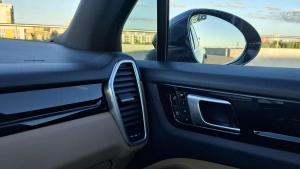 Zils Porsche Cayenne 2019 Viļņa, ar dzinēja tilpumu 2.89 L un nobraukumu 94 tūkst. km par 46900 €, foto 22 vietnē AUTOMOTO.COM.LV