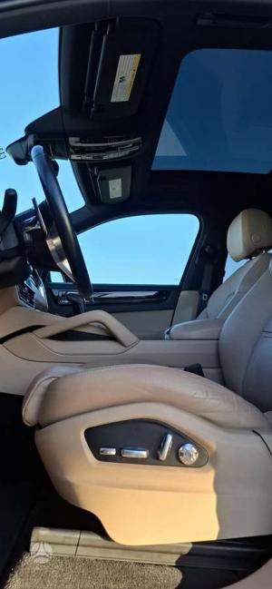 Zils Porsche Cayenne 2019 Viļņa, ar dzinēja tilpumu 2.89 L un nobraukumu 94 tūkst. km par 46900 €, foto 26 vietnē AUTOMOTO.COM.LV