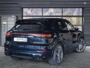 Blue Porsche Cayenne 2019 in Vilnius, with an engine capacity of 2.89 L and mileage of 126 thousand km for 59911 €, photo 5 on AUTOMOTO.COM.LV