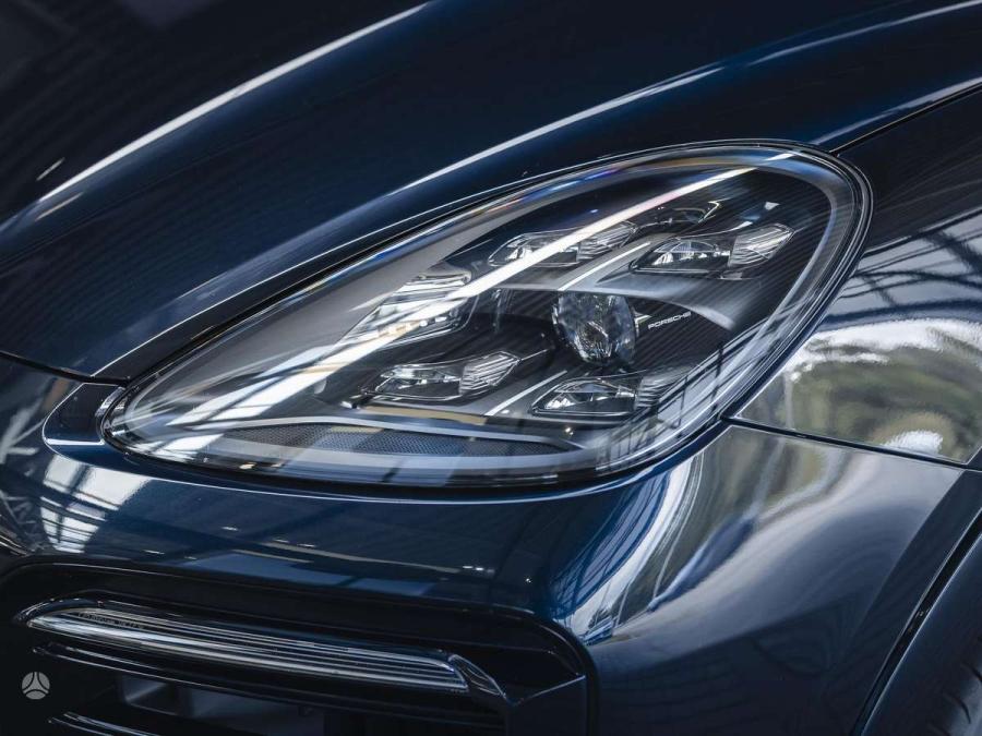 Blue Porsche Cayenne 2019 in Vilnius, with an engine capacity of 2.89 L and mileage of 126 thousand km for 59911 €, photo 12 on AUTOMOTO.COM.LV