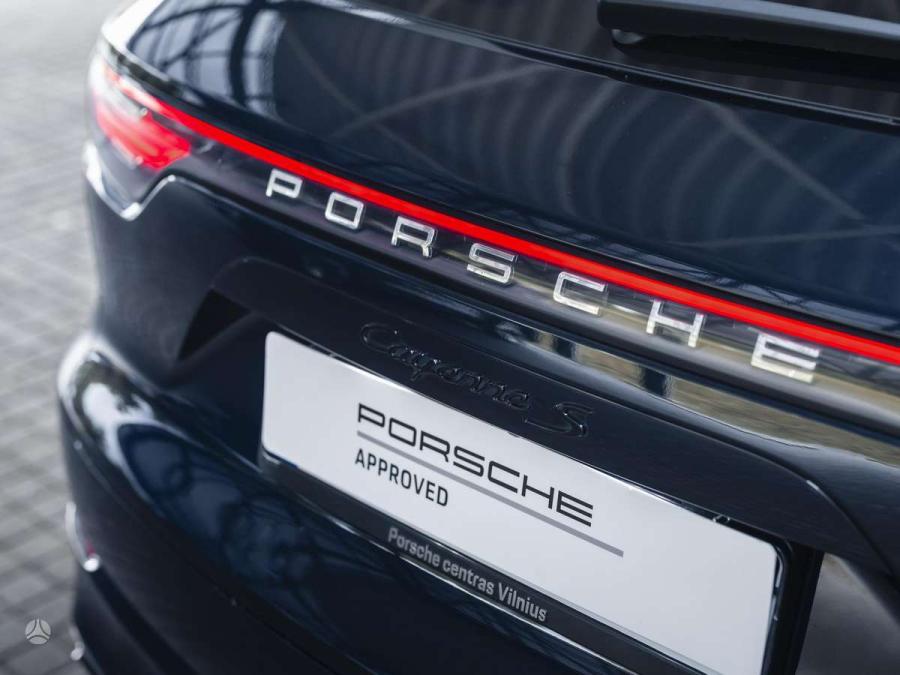 Blue Porsche Cayenne 2019 in Vilnius, with an engine capacity of 2.89 L and mileage of 126 thousand km for 59911 €, photo 17 on AUTOMOTO.COM.LV