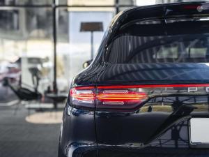 Blue Porsche Cayenne 2019 in Vilnius, with an engine capacity of 2.89 L and mileage of 126 thousand km for 59911 €, photo 18 on AUTOMOTO.COM.LV