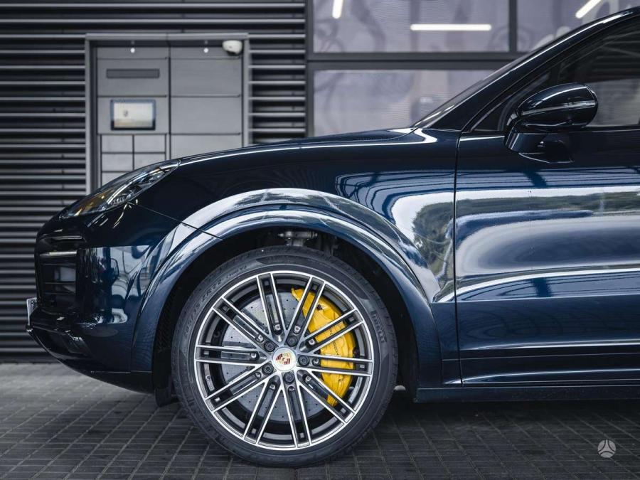 Blue Porsche Cayenne 2019 in Vilnius, with an engine capacity of 2.89 L and mileage of 126 thousand km for 59911 €, photo 19 on AUTOMOTO.COM.LV