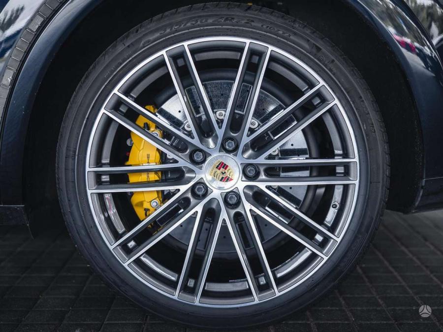 Blue Porsche Cayenne 2019 in Vilnius, with an engine capacity of 2.89 L and mileage of 126 thousand km for 59911 €, photo 21 on AUTOMOTO.COM.LV