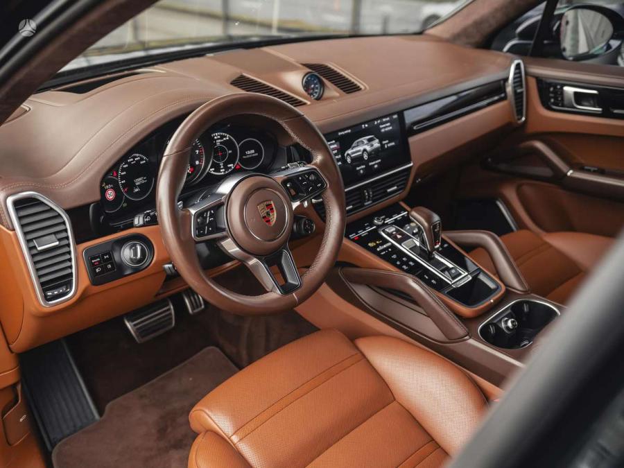 Blue Porsche Cayenne 2019 in Vilnius, with an engine capacity of 2.89 L and mileage of 126 thousand km for 59911 €, photo 24 on AUTOMOTO.COM.LV