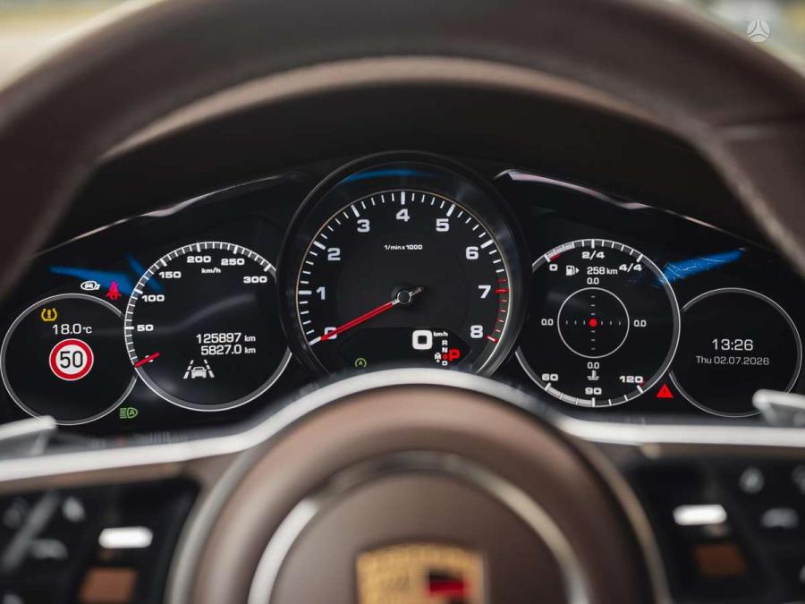 Blue Porsche Cayenne 2019 in Vilnius, with an engine capacity of 2.89 L and mileage of 126 thousand km for 59911 €, photo 30 on AUTOMOTO.COM.LV