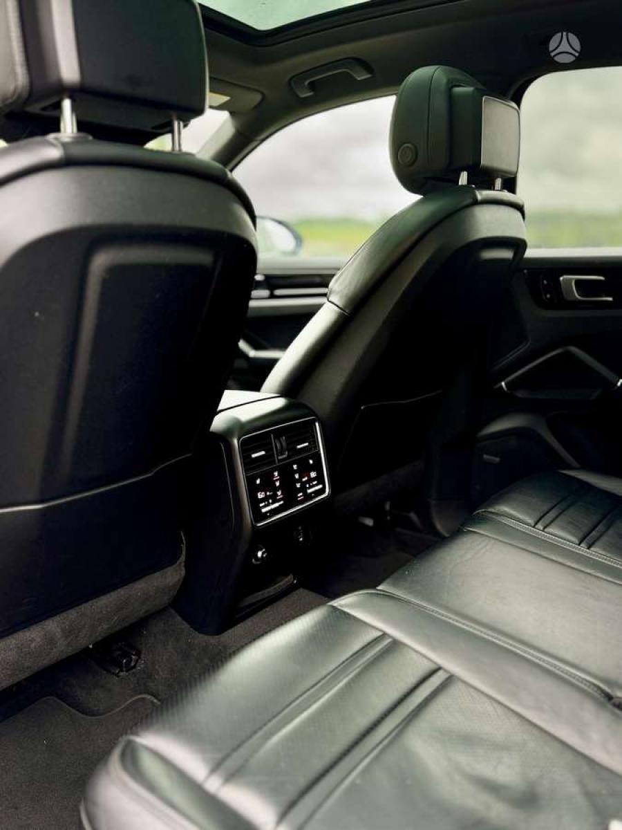 Zils Porsche Cayenne 2019 Kauņa, ar dzinēja tilpumu 2.89 L un nobraukumu 149 tūkst. km par 45000 €, foto 19 vietnē AUTOMOTO.COM.LV