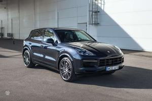 Blue Porsche Cayenne 2019 in Klaipeda, with an engine capacity of 4.00 L and mileage of 118 thousand km for 44337 €, photo 5 on AUTOMOTO.COM.LV