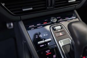 Blue Porsche Cayenne 2019 in Klaipeda, with an engine capacity of 4.00 L and mileage of 118 thousand km for 44337 €, photo 16 on AUTOMOTO.COM.LV
