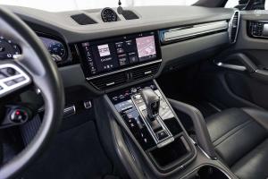 Blue Porsche Cayenne 2019 in Klaipeda, with an engine capacity of 4.00 L and mileage of 118 thousand km for 44337 €, photo 17 on AUTOMOTO.COM.LV