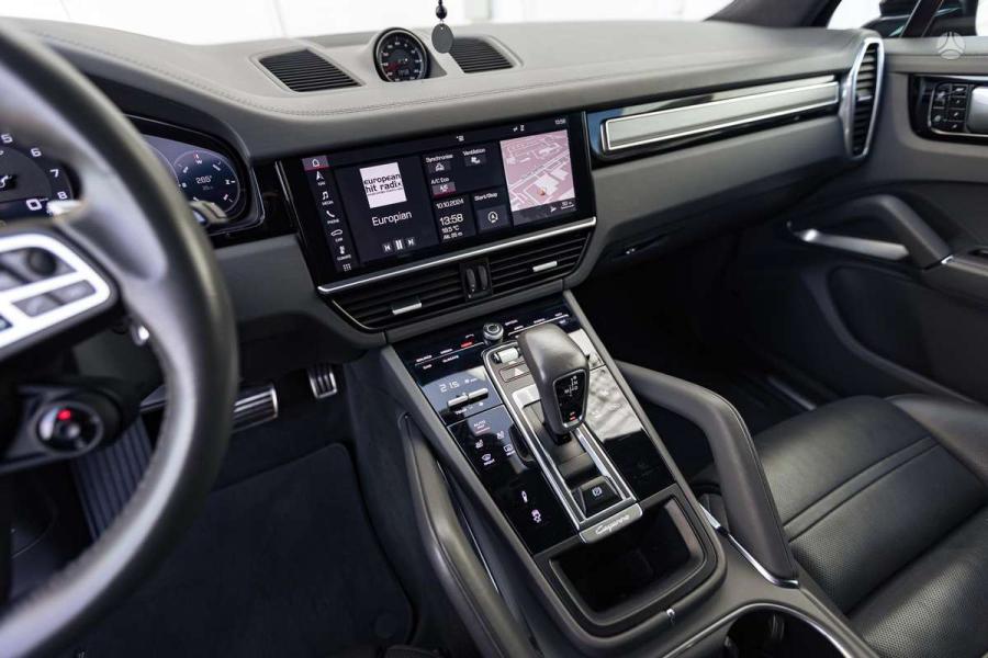 Blue Porsche Cayenne 2019 in Klaipeda, with an engine capacity of 4.00 L and mileage of 118 thousand km for 44337 €, photo 17 on AUTOMOTO.COM.LV