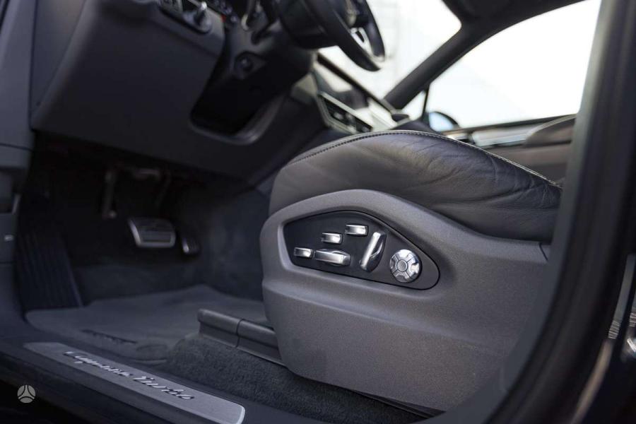 Blue Porsche Cayenne 2019 in Klaipeda, with an engine capacity of 4.00 L and mileage of 118 thousand km for 44337 €, photo 21 on AUTOMOTO.COM.LV