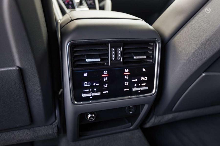 Blue Porsche Cayenne 2019 in Klaipeda, with an engine capacity of 4.00 L and mileage of 118 thousand km for 44337 €, photo 23 on AUTOMOTO.COM.LV
