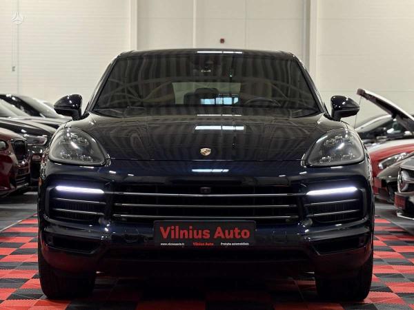 Blue Porsche Cayenne 2019 in Vilnius, with an engine capacity of 2.89 L and mileage of 94 thousand km for 47990 €, photo 2 on AUTOMOTO.COM.LV